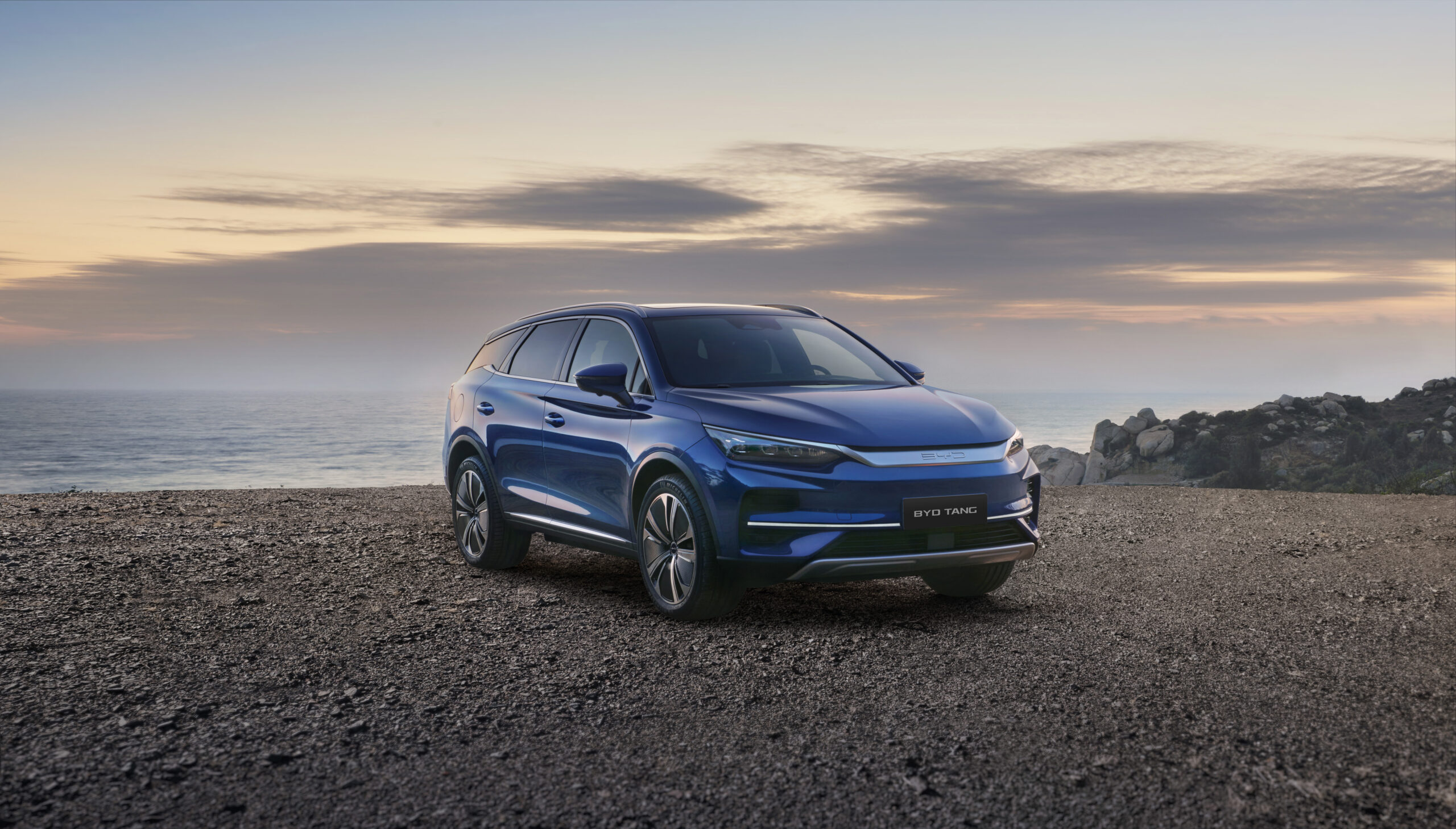 BYD Tang llega renovada a Colombia - Motorhublatam